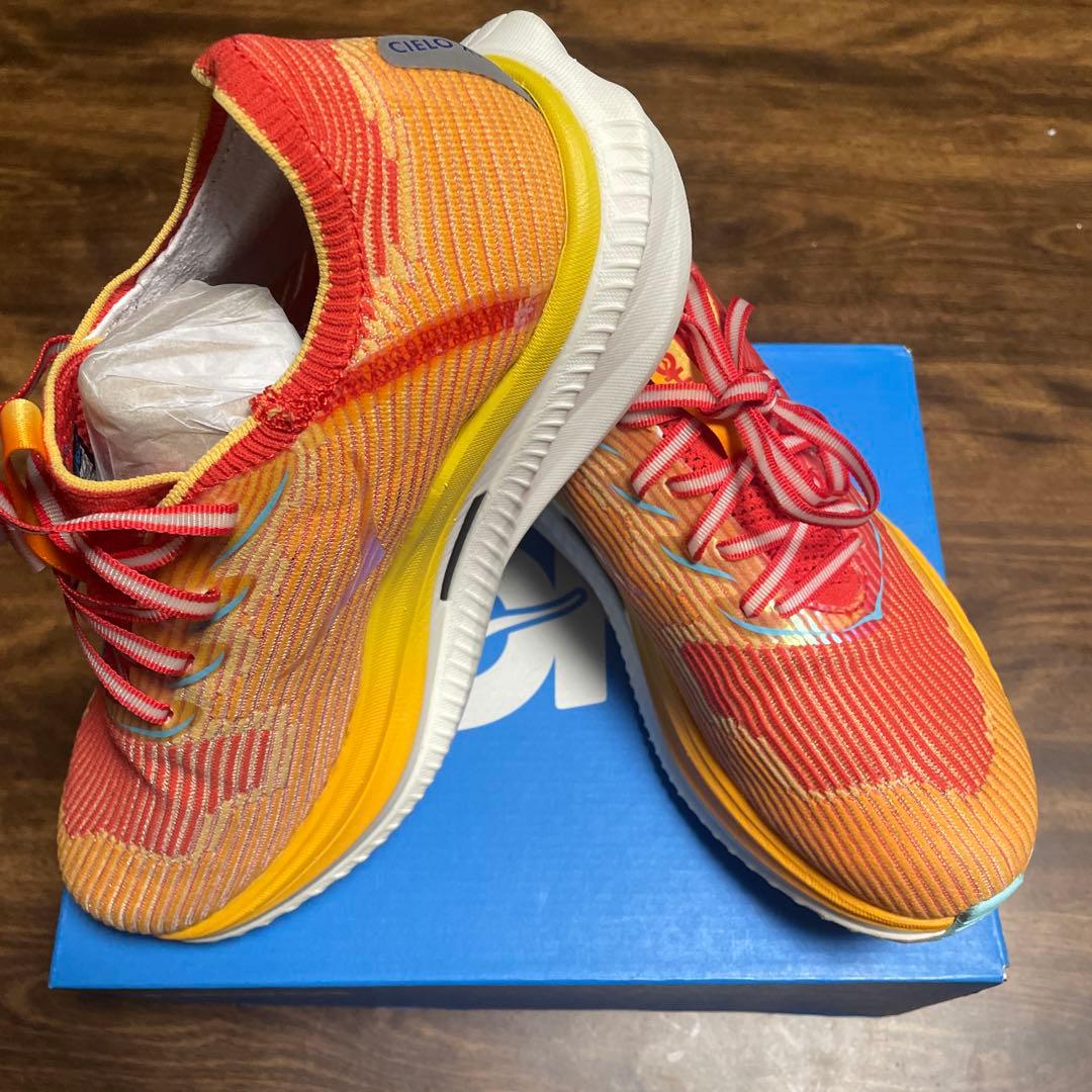 スパイク・シューズ HOKA U CIELO X1