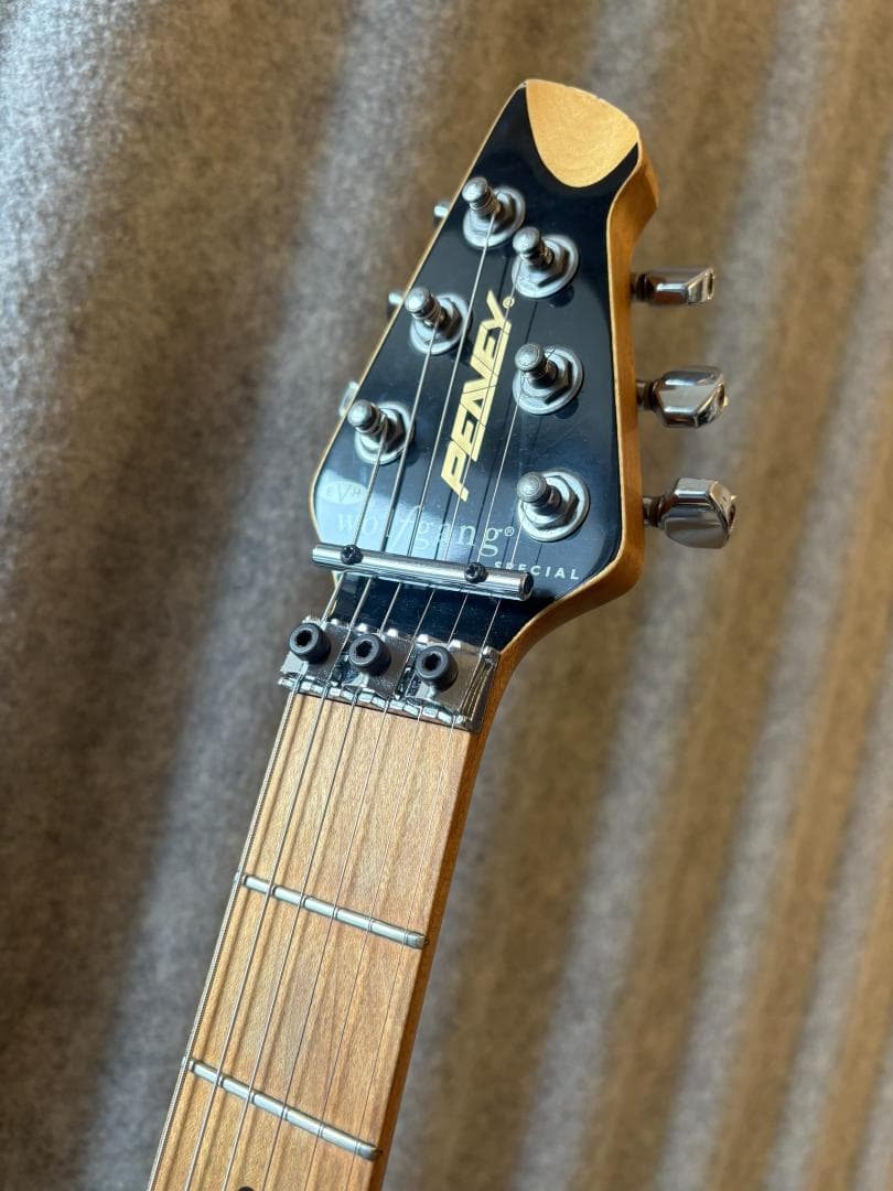 PEAVEY EVH WOLFGANG SPECIAL USA製　アイボリー