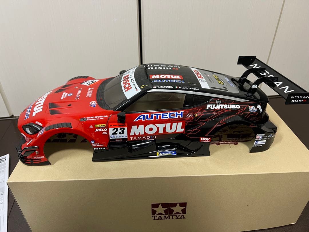 タミヤ　ラジコン　1/10 ニッサン　MOTUL　AUTECH Z 完成済ボディ
