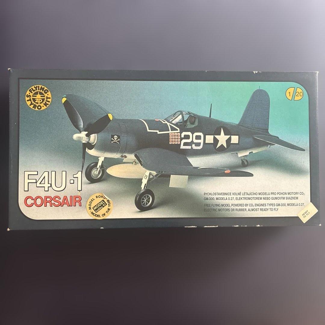 フライングスタイロ社 F4U-1 Corsair 1/20 組み立てキット