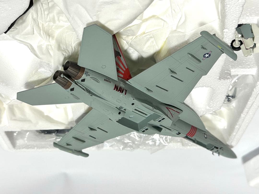 ホビーマスター EA-18G Growler 1/72 VAQ-141 厚木基地