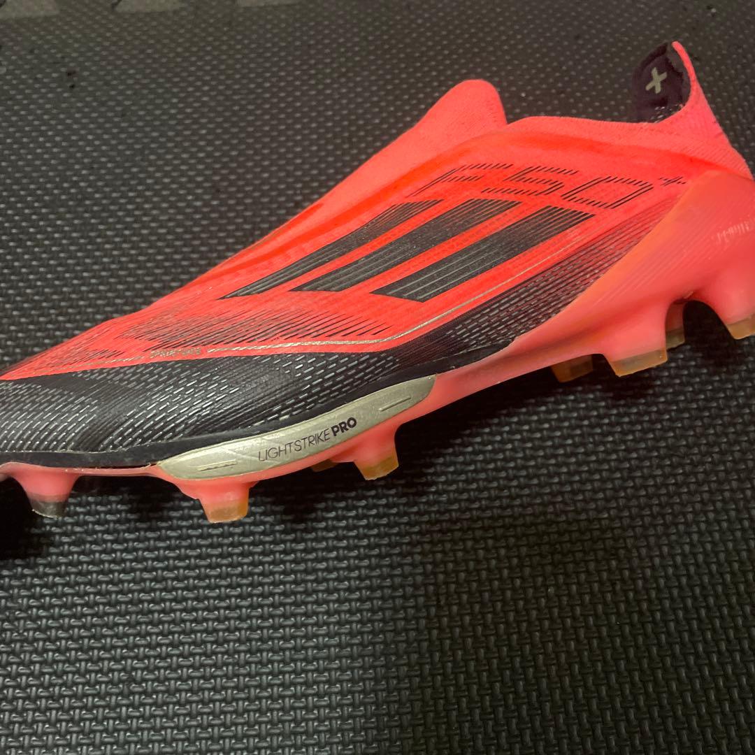 adidas F50 LIGHTSTRIKE PRO サッカーシューズ