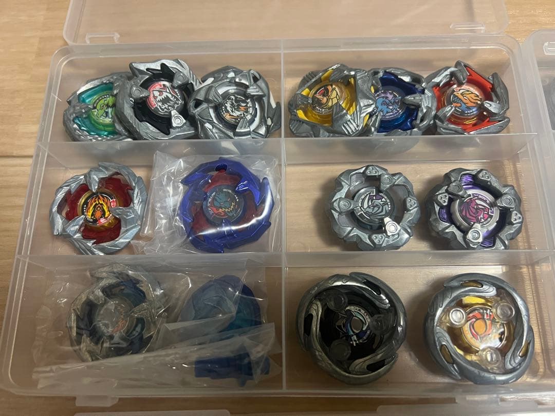 Beyblade X セット 多数のパーツ付き