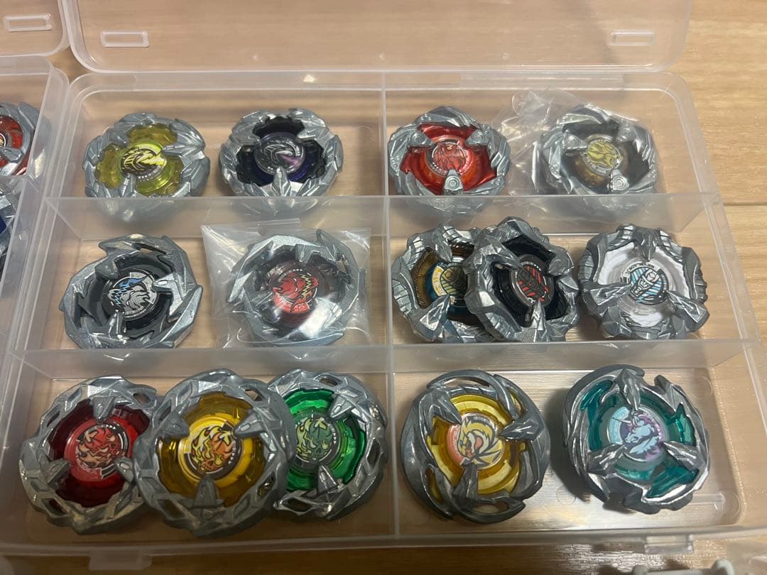 Beyblade X セット 多数のパーツ付き