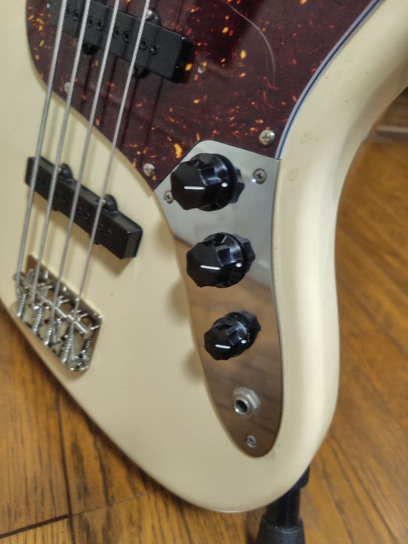 ベース Fender Jazz Bass japan