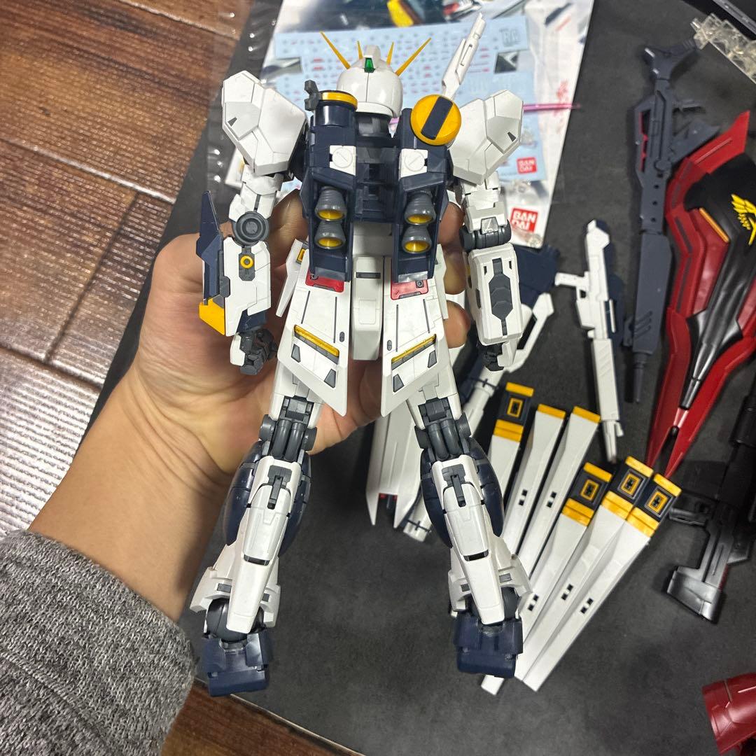 シ*グ様 ガンプラ（説明書付き）ジャンク品　MGνガンダム+サザビー　ver.K