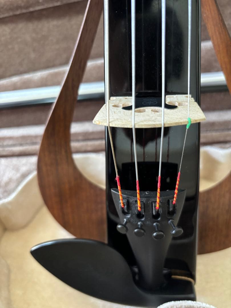 弦楽器 Electric Violin Model YEV104