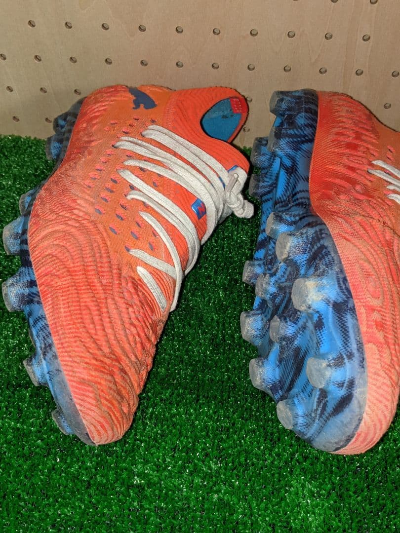 サッカースパイク　バラ売りオッケー　フューチャー　マグネティコ