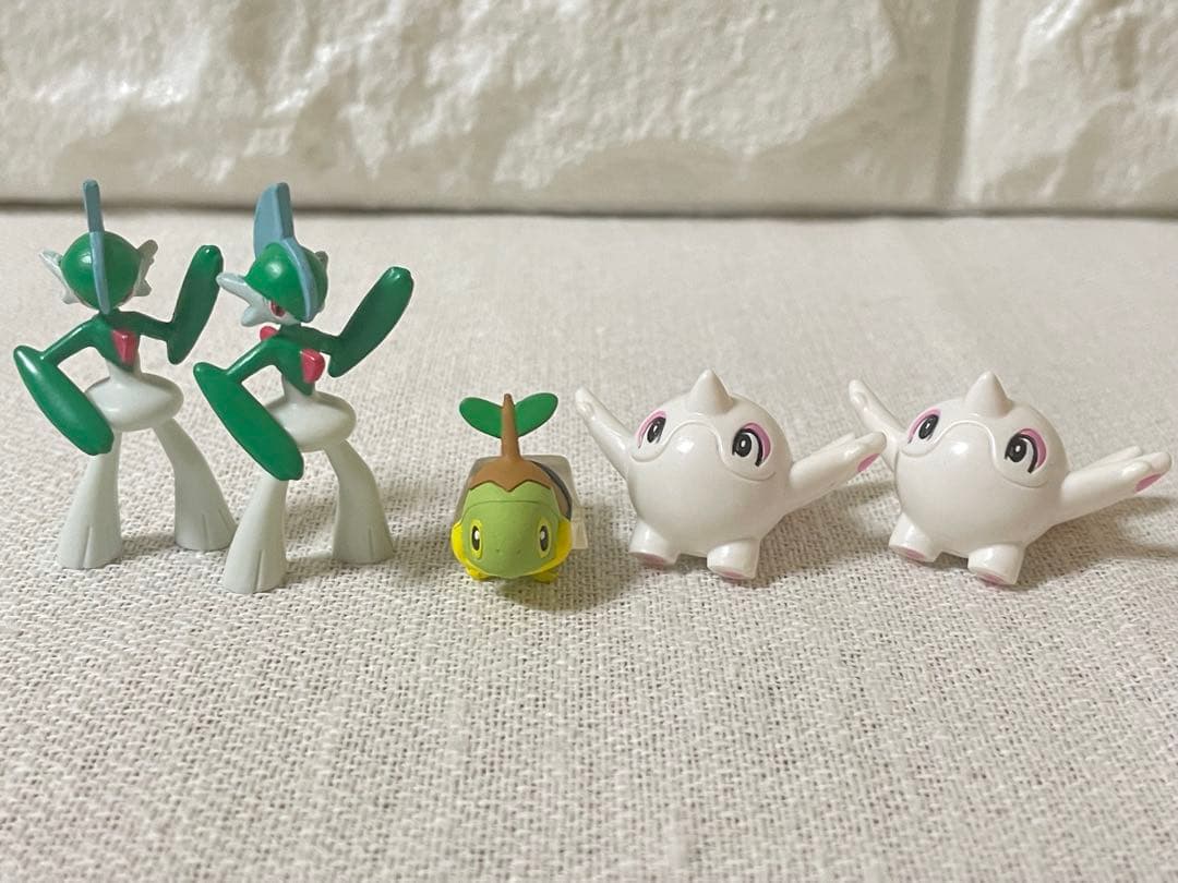 ポケモン　ミニフィギュアなど　ピカチュウ　ルギア　メガリザードンX ヘラクロス