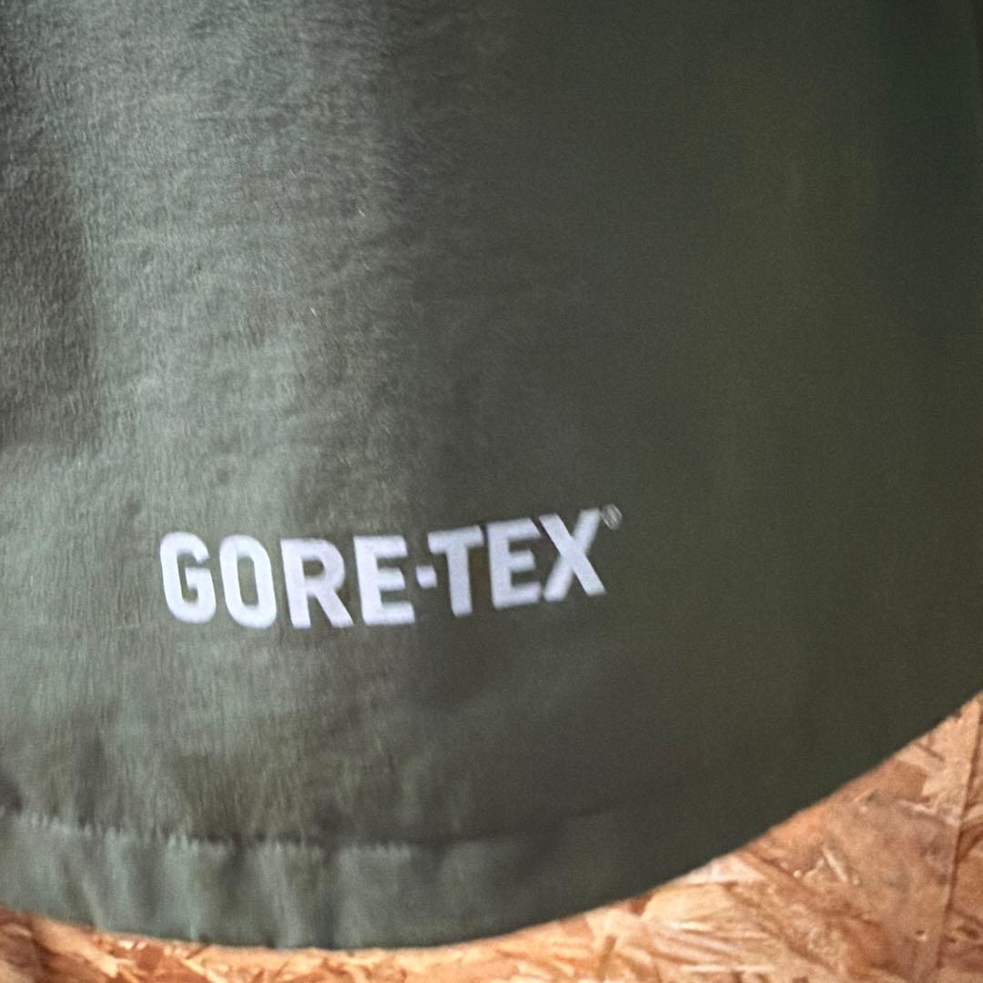 Daiwa GORE-TEX フード付きレインウェア