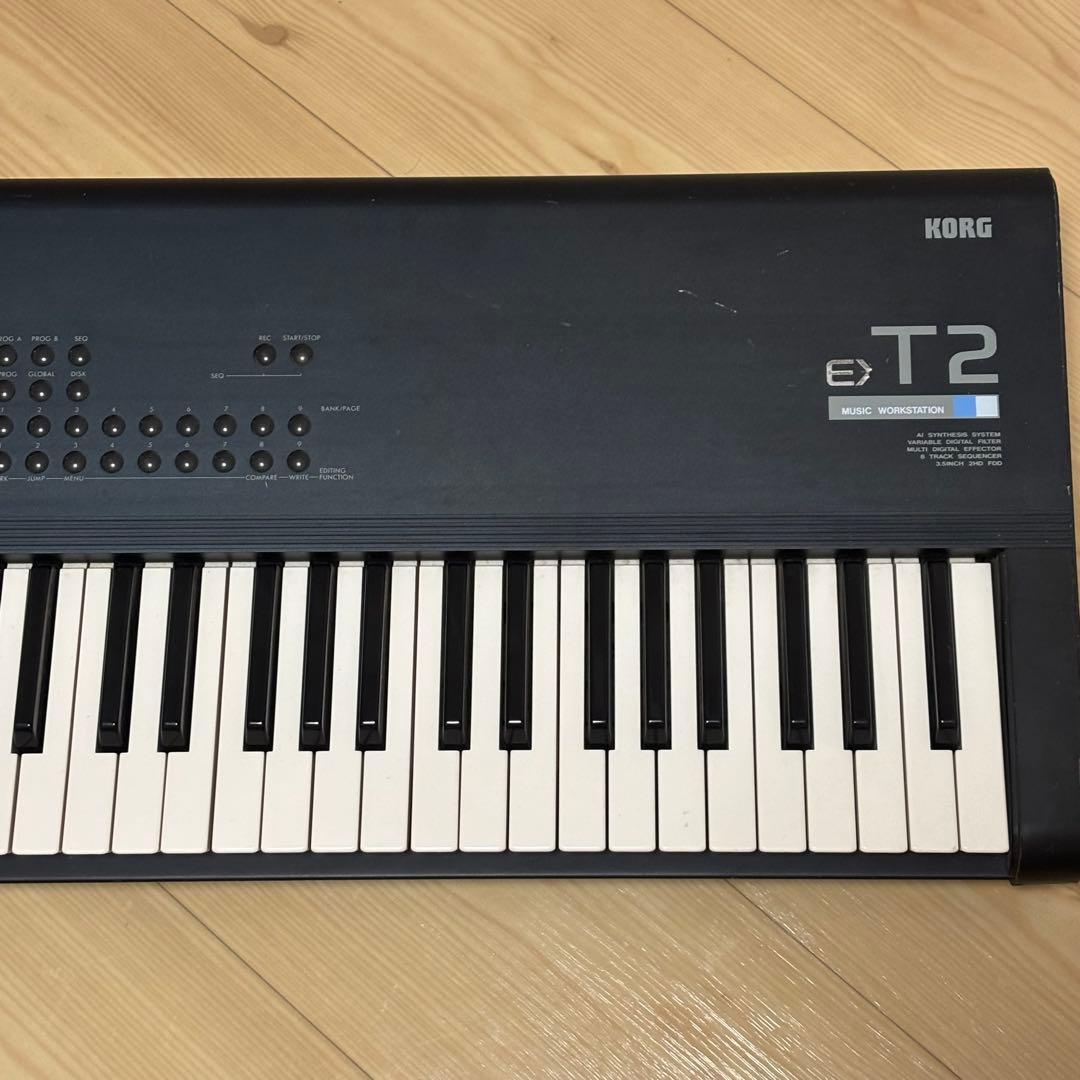 KORG T2 シンセサイザー 61鍵盤　コーグ