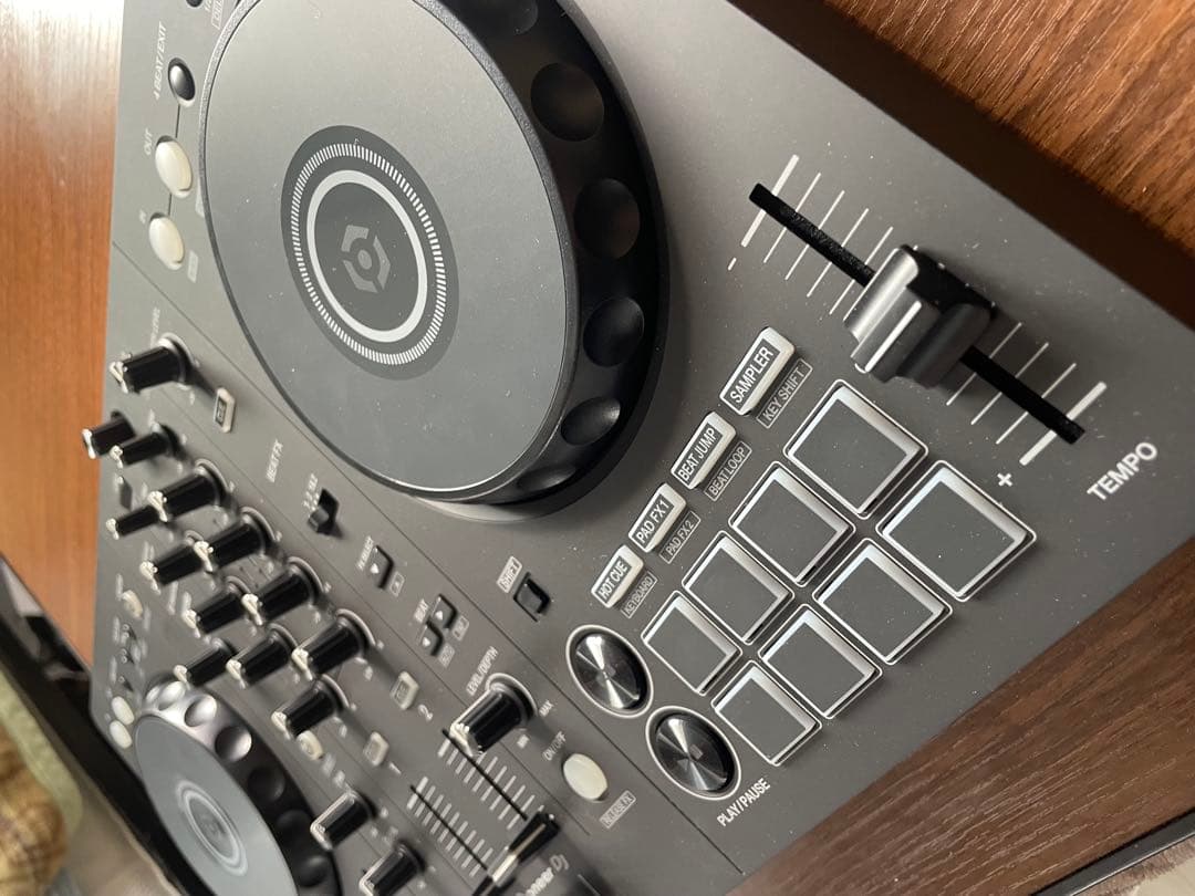 Pioneer DJ DDJ-FLX4 コントローラー