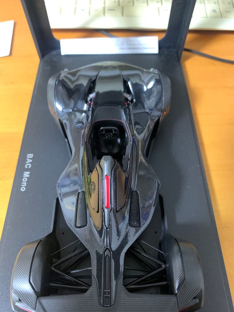 オートアート　1/18 BAC mono ミニカー　ブラック/カーボン仕様