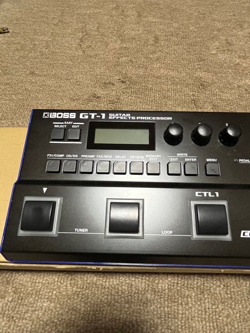 少し値下げ！BOSS GT-1 ギターエフェクター　教科書付き！
