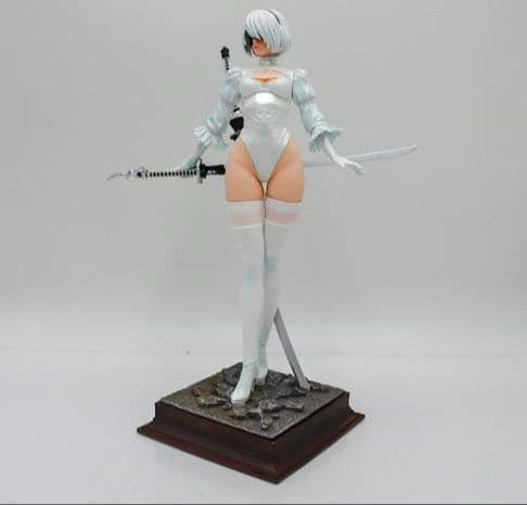 ニーアオートマタ　2b　ヨルハ　白　フィギュア
