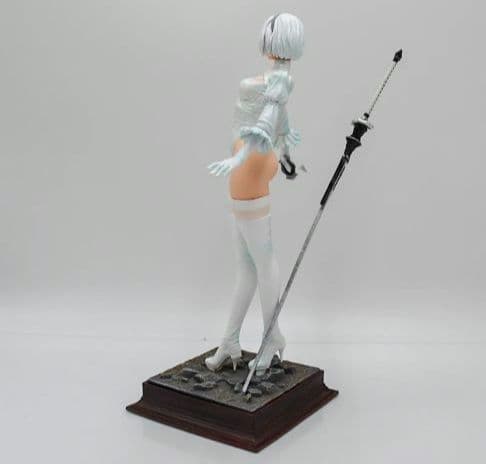 ニーアオートマタ　2b　ヨルハ　白　フィギュア