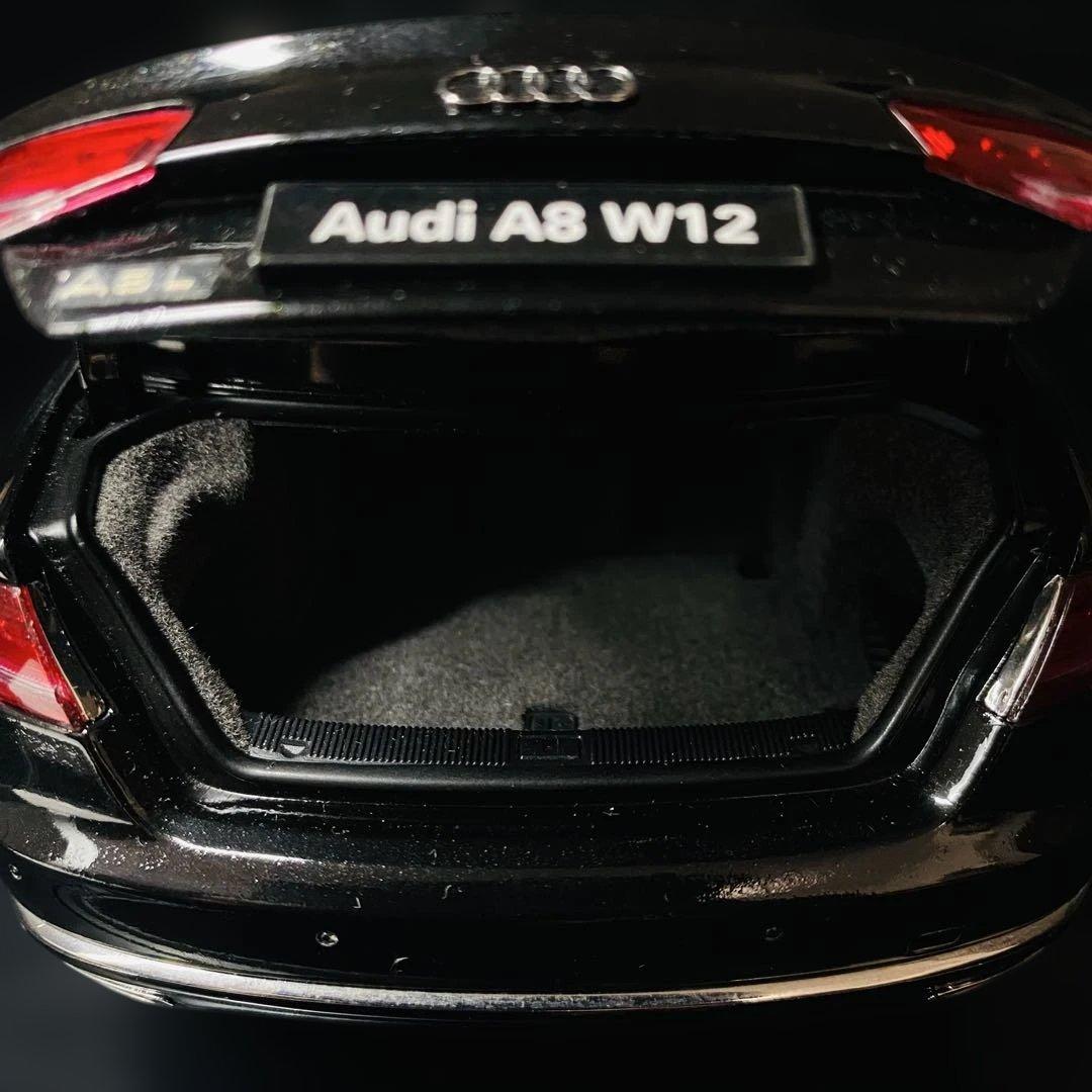 京商 1/18 Audi A8L W12