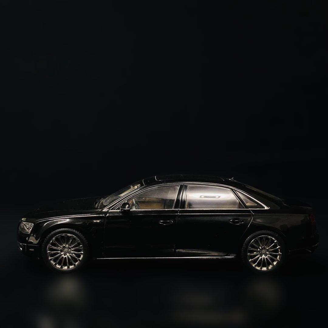 京商 1/18 Audi A8L W12