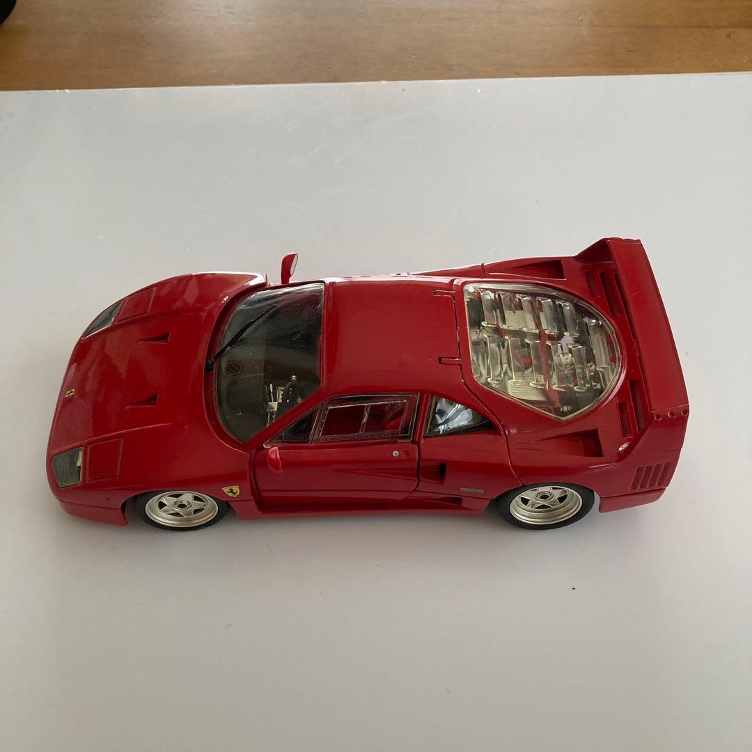 フェラーリ　F40 1/18ミニカー　ホットウィール
