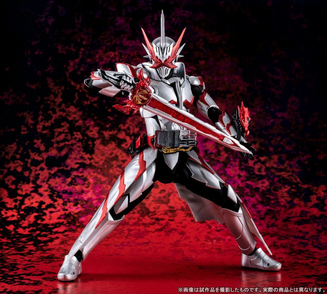 「S.H.Figuarts仮面ライダーセイバー ドラゴニックナイト」未開封新品