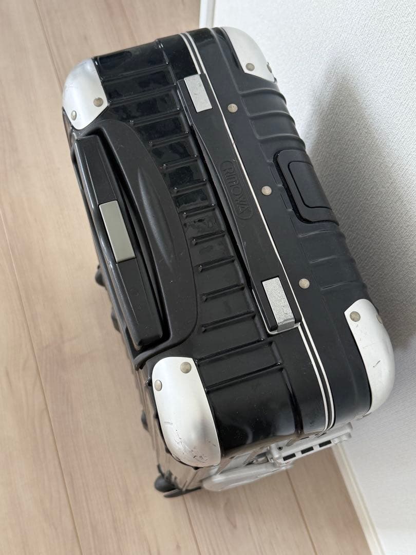 Rimowa 機内持ち込み可スーツケース