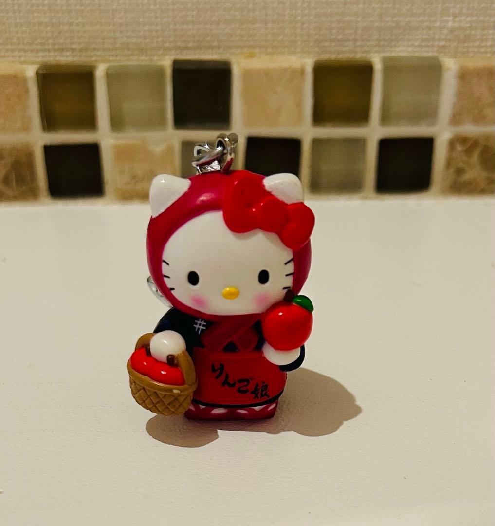 激レア　美品　HELLO KITTY みちのくキティ物語　りんご娘キーホルダー