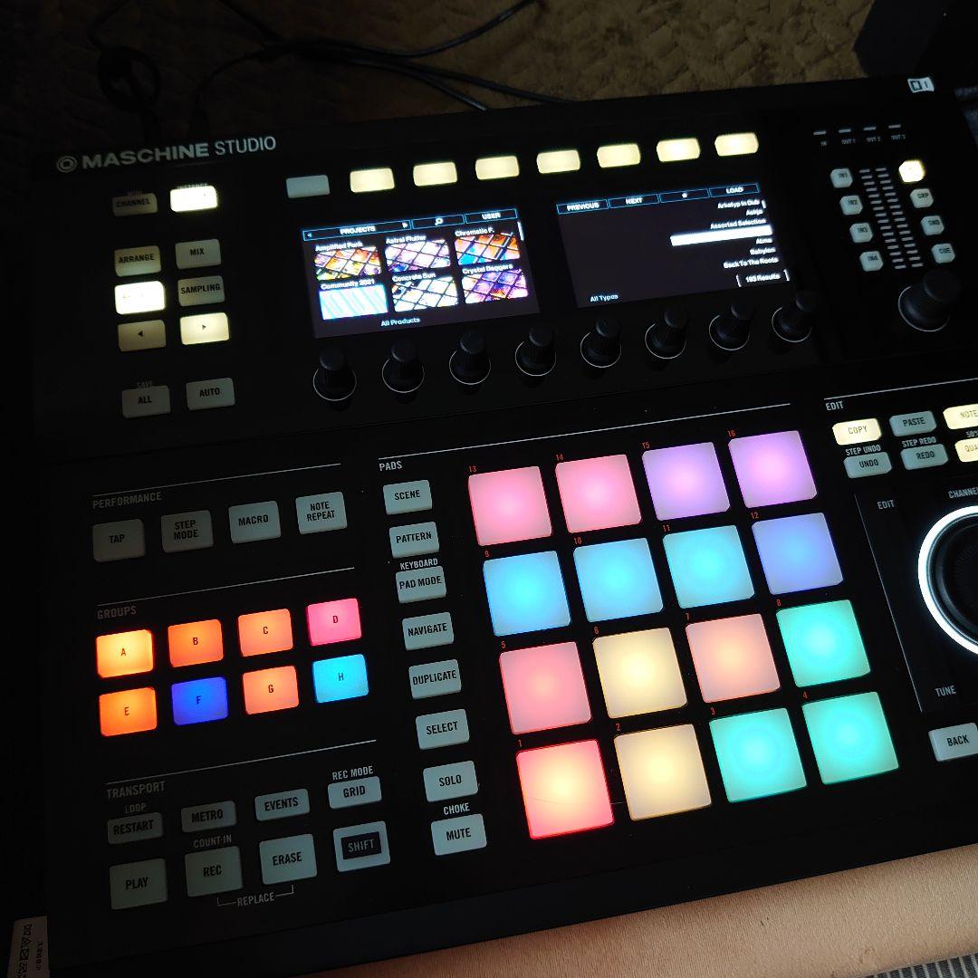 MASCHINE STUDIOと13万円分の拡張パック18種セット