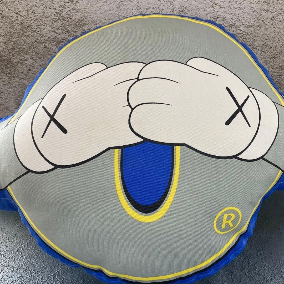 KAWS OriginalFake カウズ オリジナルフェイク クッション 青