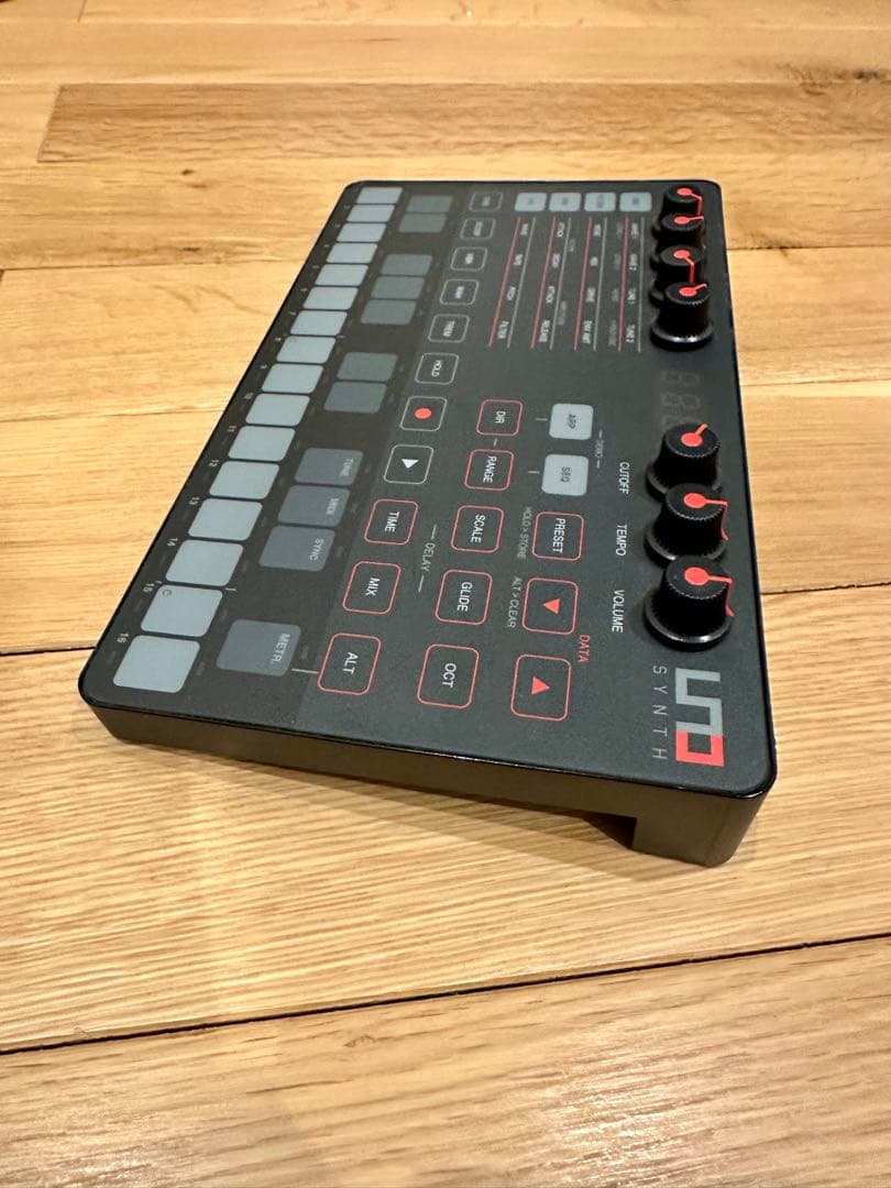 鍵盤楽器 IK Multimedia UNO Synth