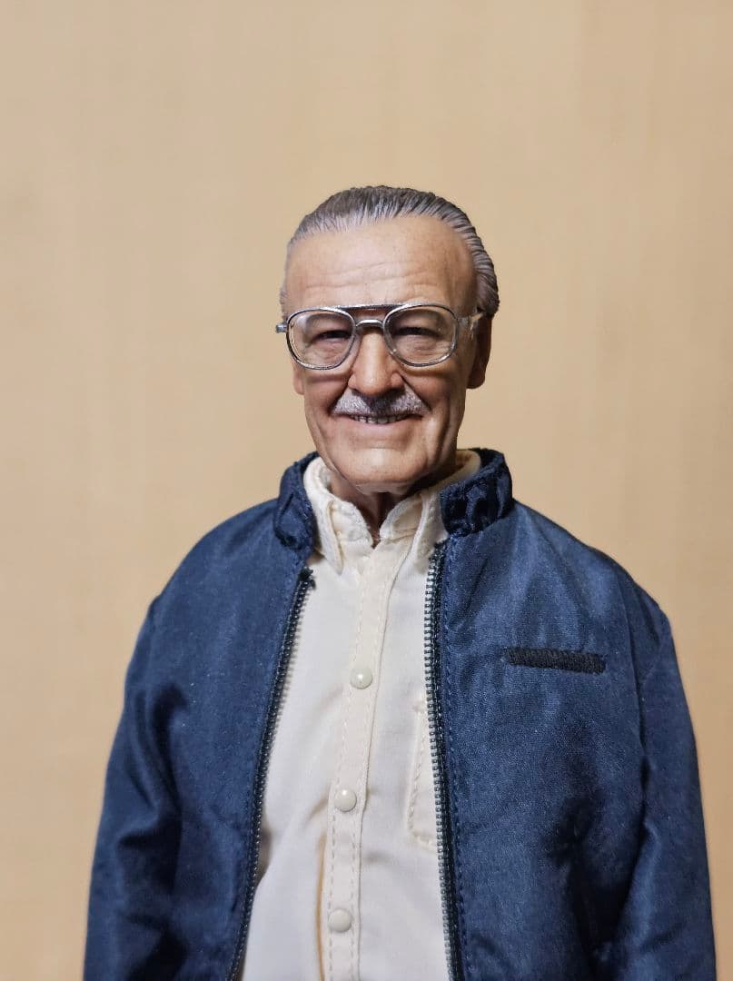 スタン・リー 1/6スケールフィギュア ホットトイズ 欠品あり