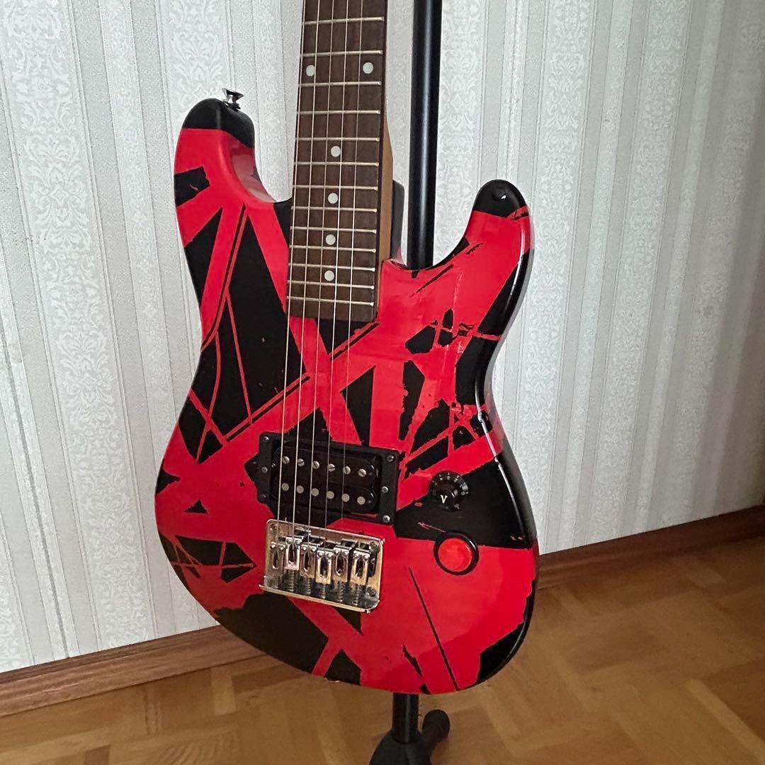 VHⅡ　Black ＆Red 風のミニ・ギター。 １６日までの底値！