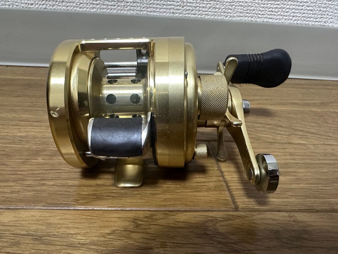 リール SHIMANO CALCUTTA CONQUEST 400F