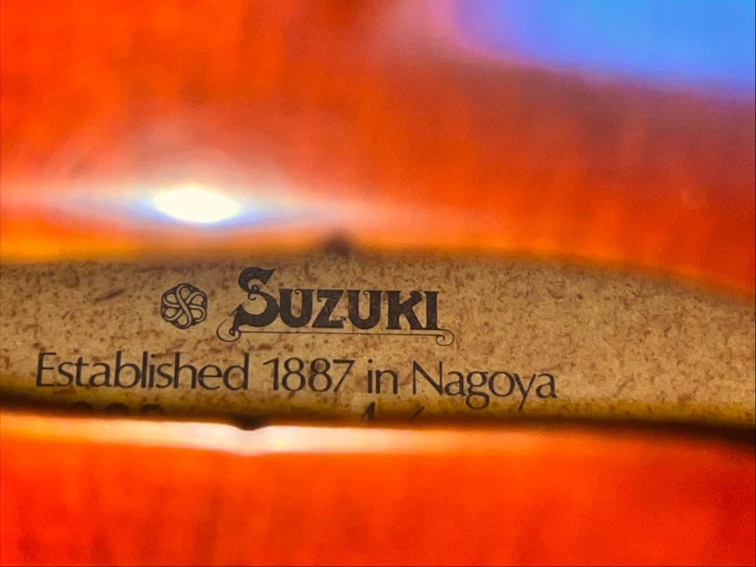 (未使用)オレンジ色の木製バイオリン(SUZUKI製)
