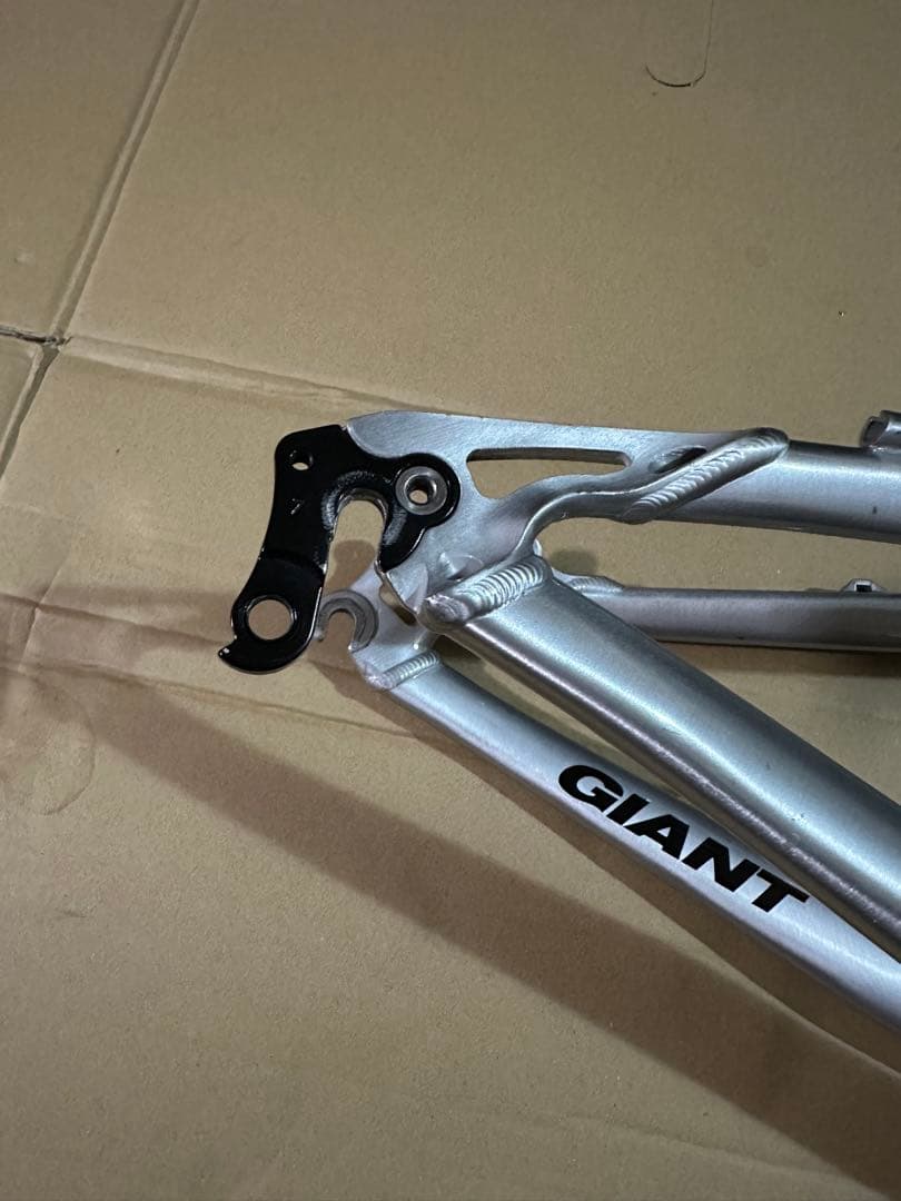 GIANT ANTEM2 フルサス 26インチフレーム　　　ROCK SHOX付