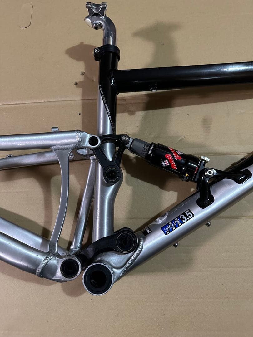 GIANT ANTEM2 フルサス 26インチフレーム　　　ROCK SHOX付