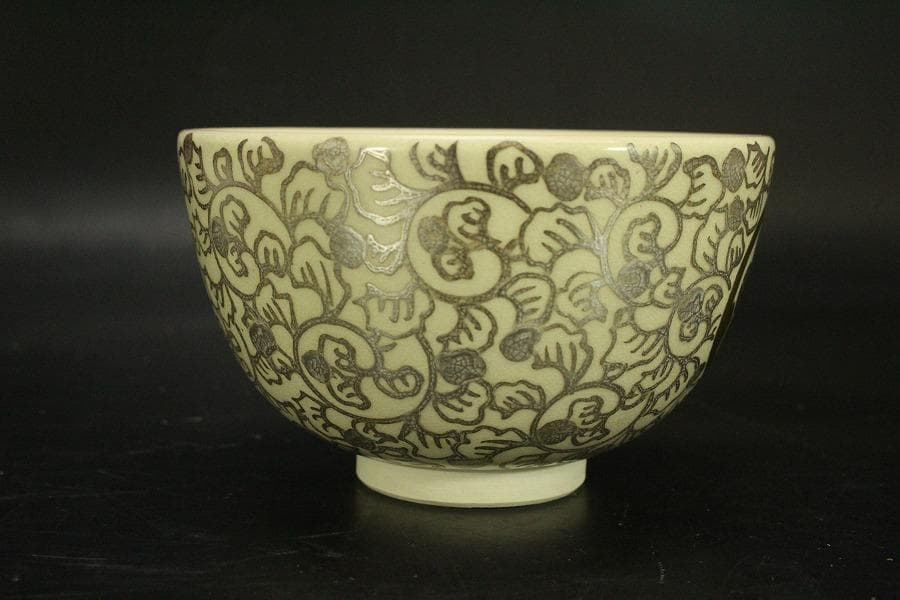 【美品】茶道具 清水焼 粟田窯 茶碗 金彩金葵紋 岡田暁山 共布(メ1176)