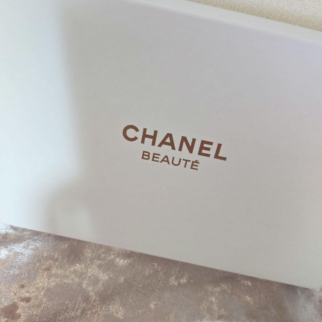 新品未使用 CHANEL ノベルティ チェーン付きポーチ ホワイト ラメ入り
