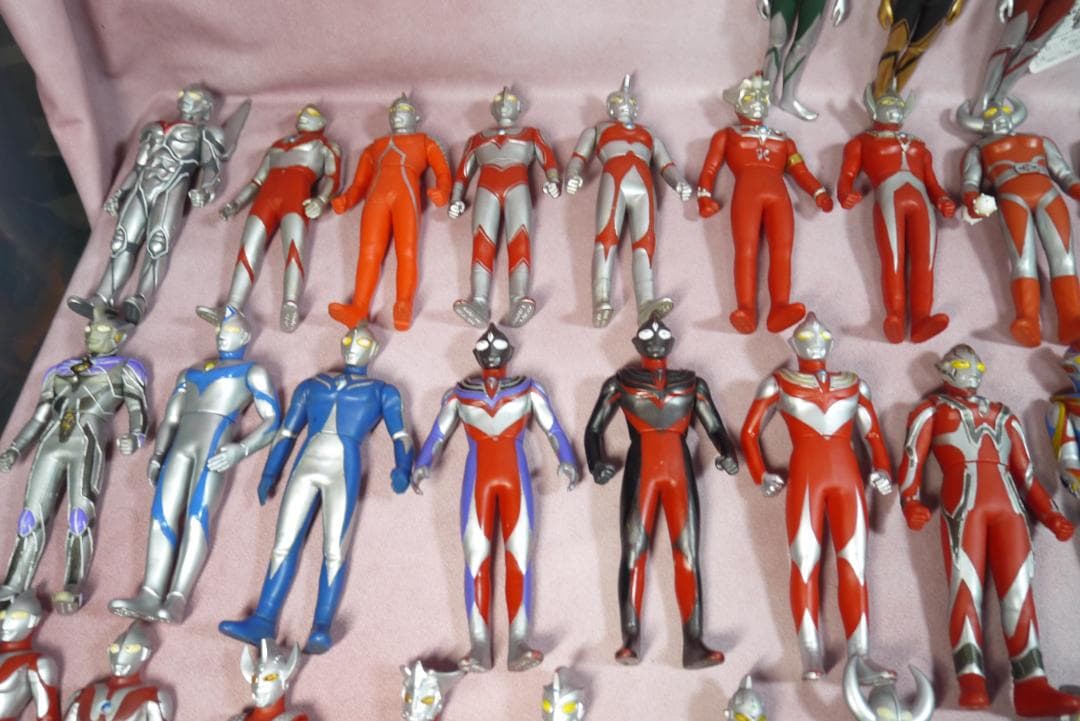 ウルトラヒーローシリーズ800サイズ　500サイズ　ほか　ソフビ70体