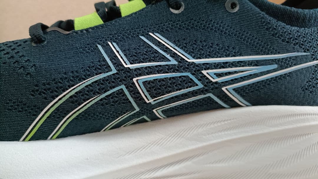 新品　asics　アシックス　Gel-Nimbus ランニングシューズ　28cm