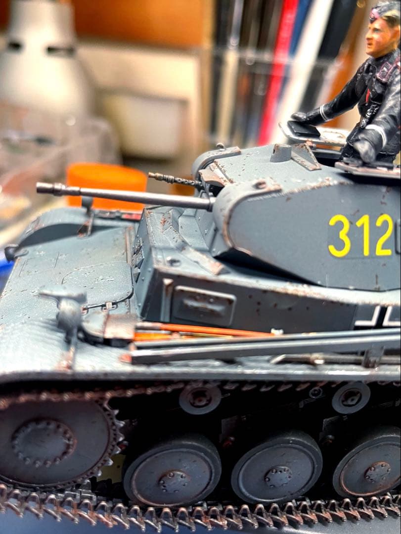 タミヤ1/35ドイツ2号戦車Ａ〜C型組み立て済みモデル