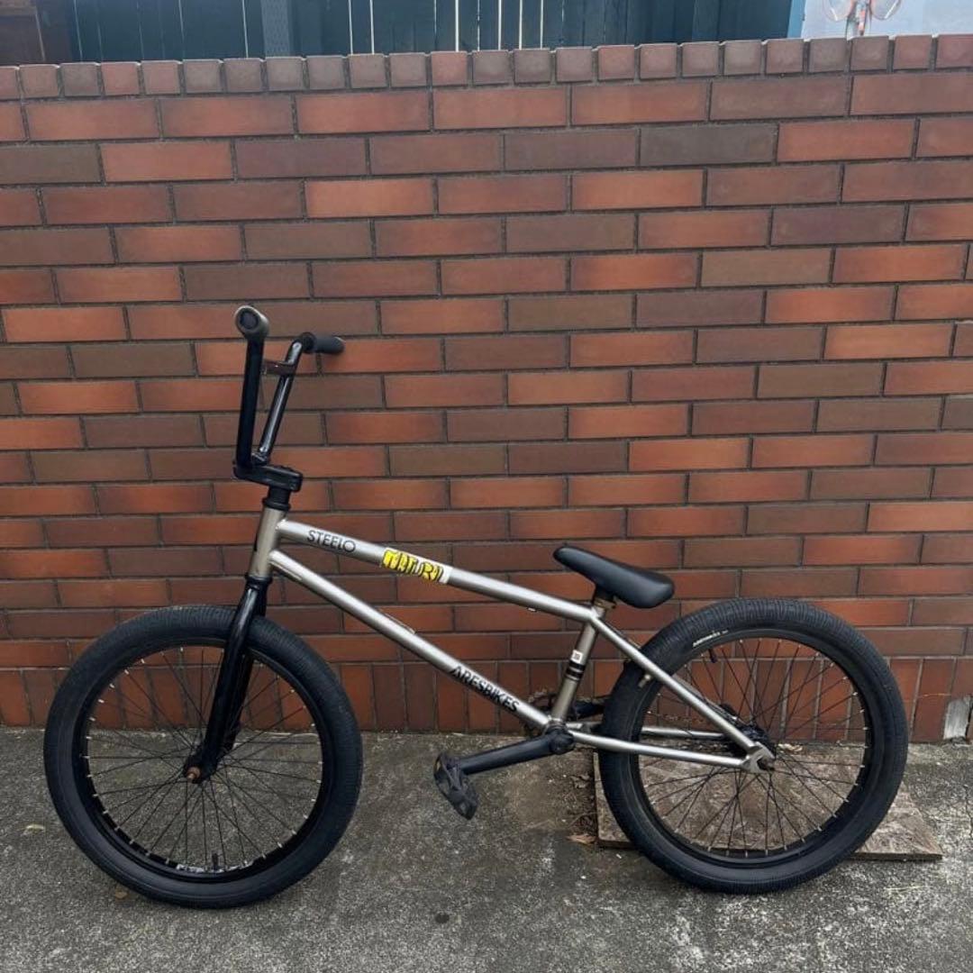 ARESBIKES STEELO ストリートBMX タイヤサイズ20インチ