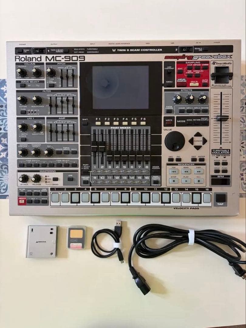 Roland MC-909 完動品 メモリ最大 SM付