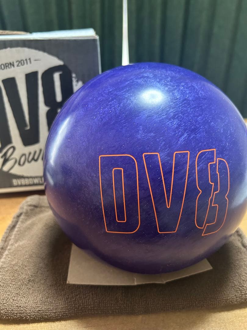 【新品】DV8 ボウリングボール 紫色 USBC認証
