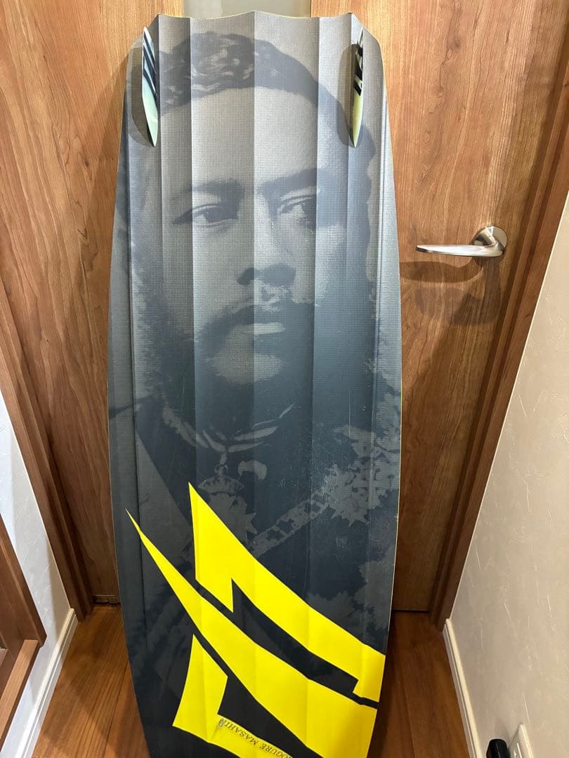 Naish カイトサーフボード 　 130x40 cmモナークデザイン