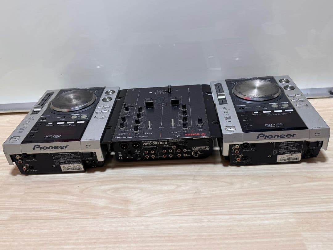 Pioneer、Vestax CDJ-200 & VMX-002XLU セット
