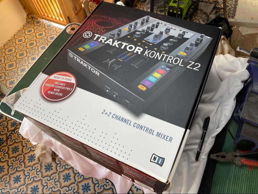 DJ機材 TRAKTOR KONTROL Z2