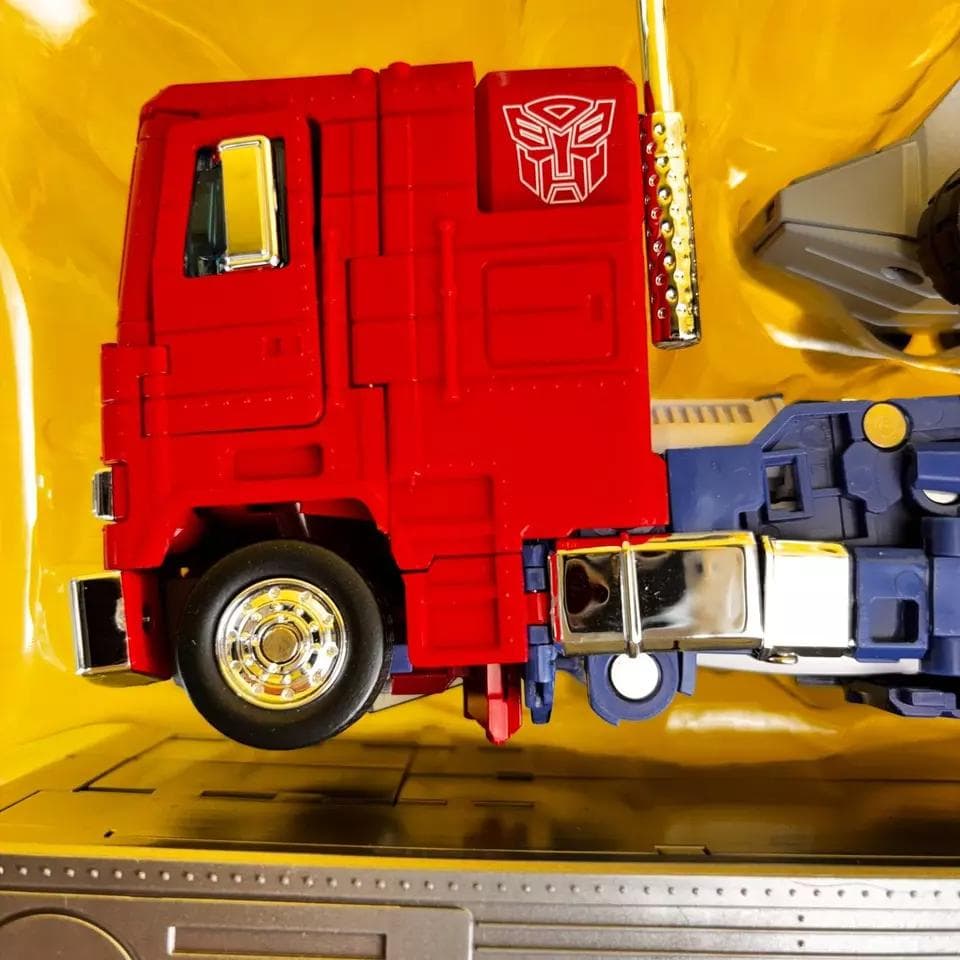 トランスフォーマー MP-44 Optimus Prime Ver.3 USED