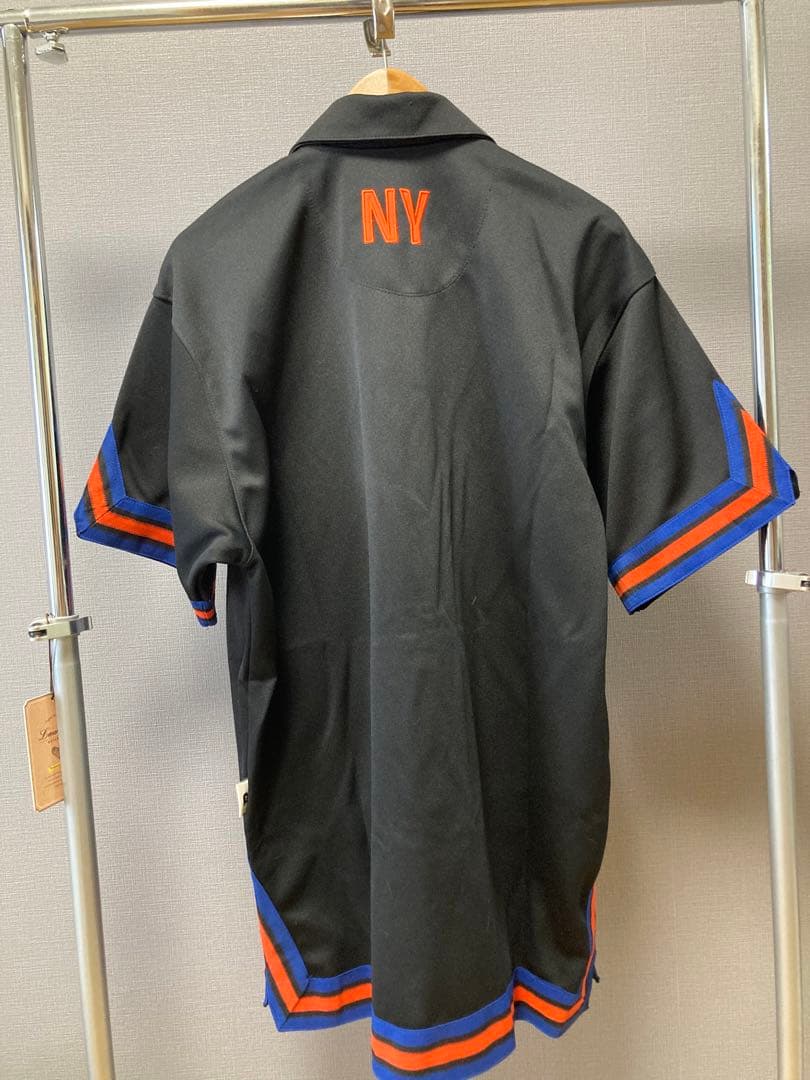 美品　NBA NY Knicks ウォーミングアップ　ジャージー