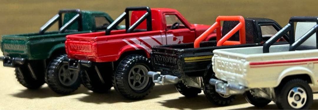 トミカ トヨタ ハイラックス4WD 4台セット