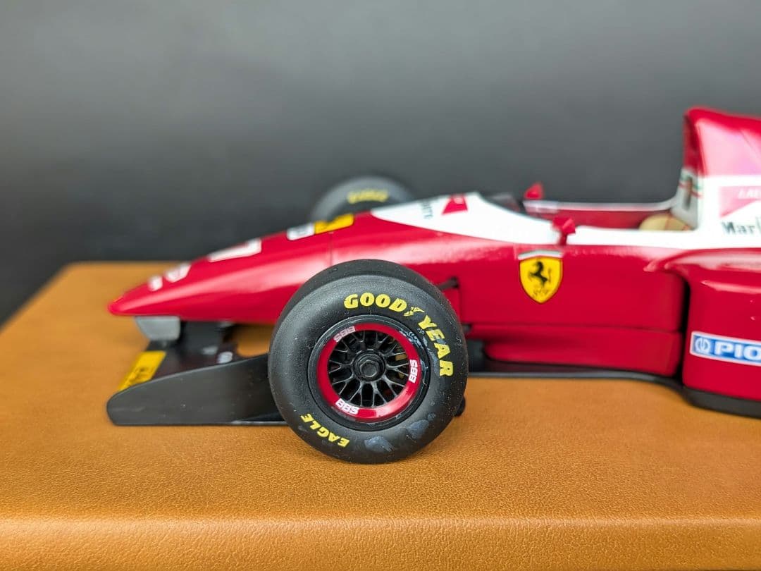 ミニチャンプス 1/18 フェラーリ F93A 1993 #27 J.アレジ